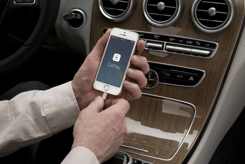 Apple CarPlay with iPhone | Phonenomena | Telstra Enterprise Partner ...